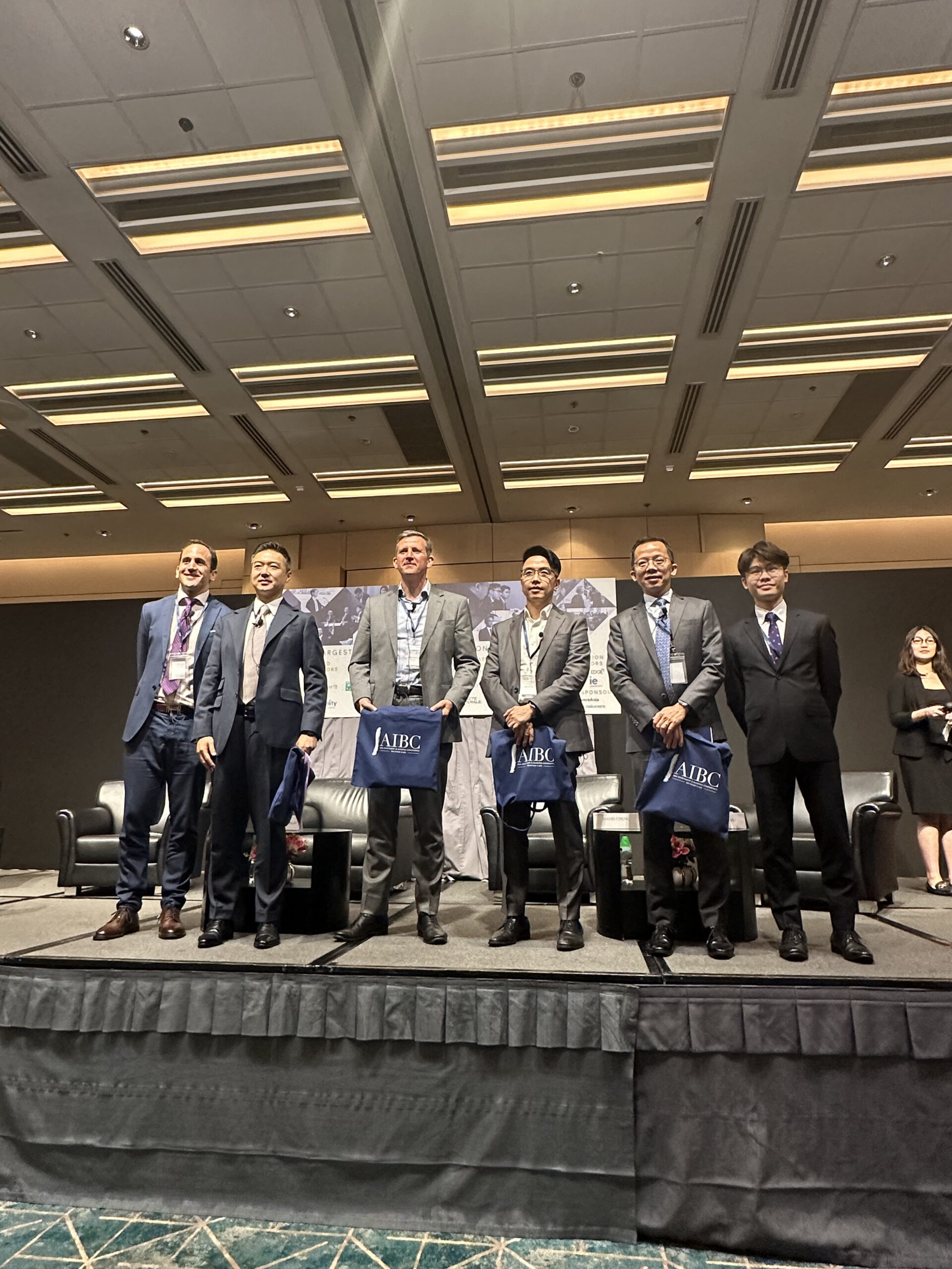 10 tips to help you start a career in investment banking - BDA Partners